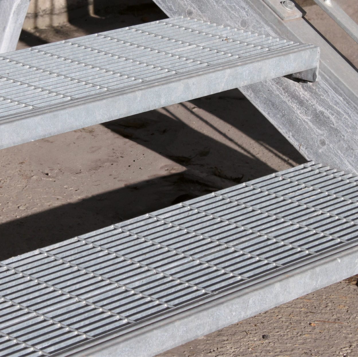 Galvanised steel grating - GRADINI STANDARD - Defim Orsogril - for ...