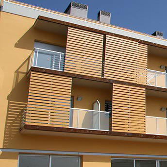 Wooden solar shading - Tamiluz - HPL / for facade