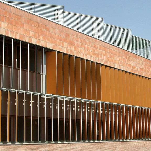 Aluminum solar shading - AMAZONAS - Tamiluz - for facade / orientable