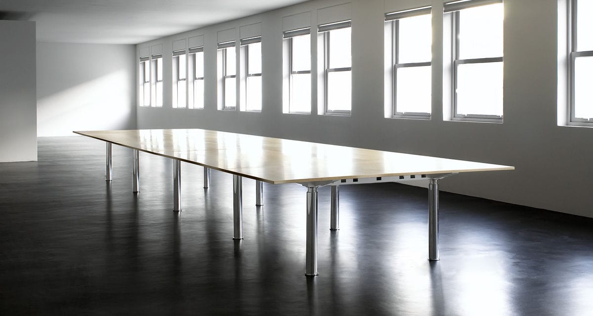 Contemporary boardroom table - ARPA - Iduna S.A. - wooden / metal base / rectangular