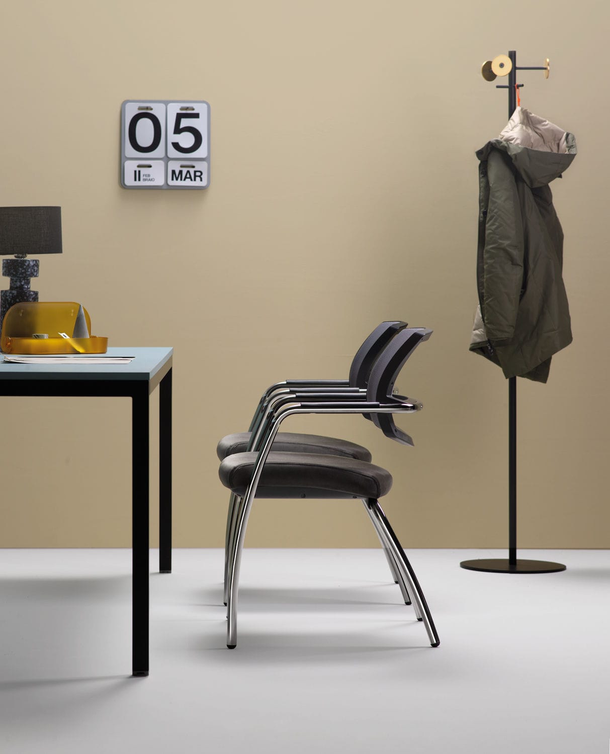 Contemporary visitor chair - HOST - Quinti. - indoor / mesh / polypropylene