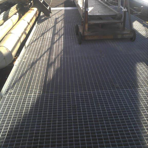 Electro-forged grating - PRESS-WELDED OFFSHORE - JK TECHNIC - steel ...