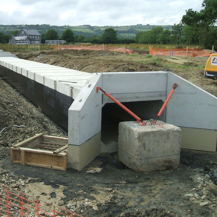 Precast head wall - concast - reinforced concrete