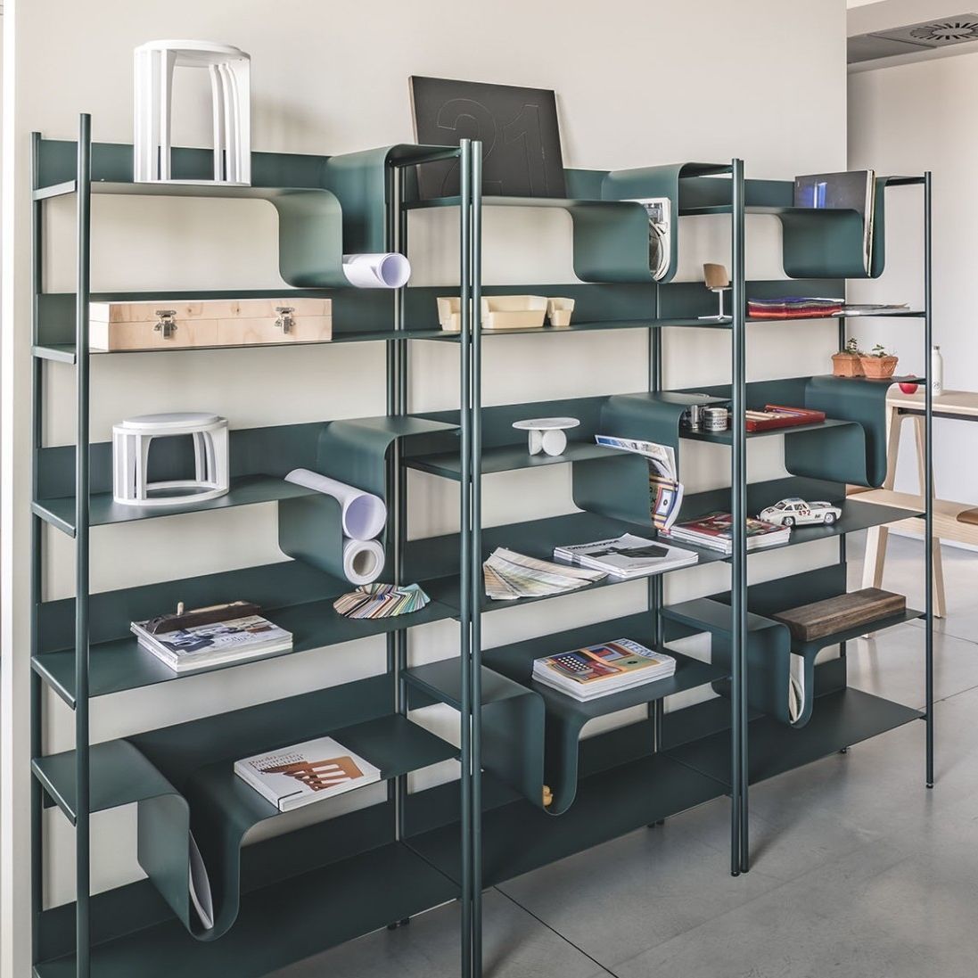 Free-standing bookcase - WAVE - True Design srl - modular ...