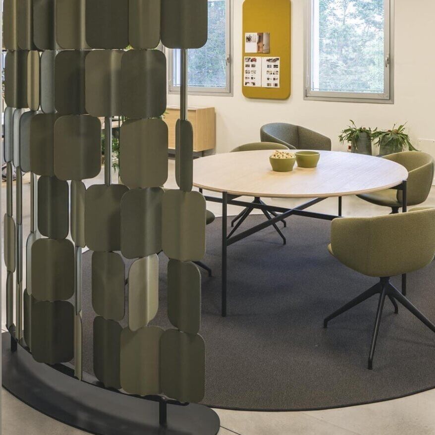Free-standing office divider - PATCH - True Design srl - hanging ...