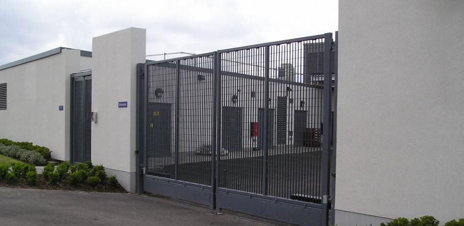 Pivoting gate - SR series - Frontier Pitts France - high strength steel ...