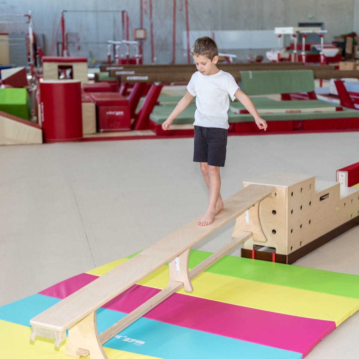 Gymnastics balance beam - 0045 - GYMNOVA