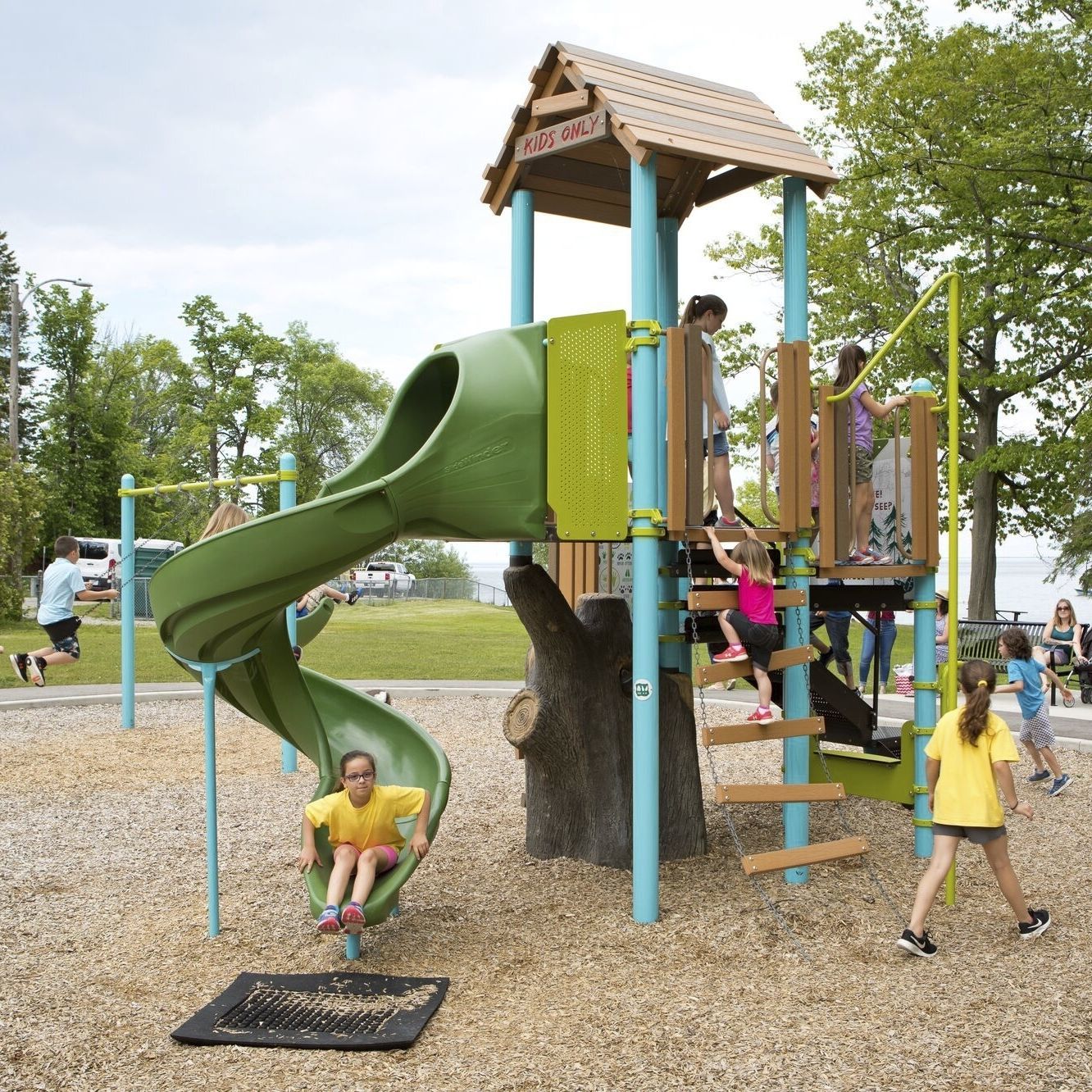Playground structure - Design 6884 - LANDSCAPE STRUCTURES - powder ...