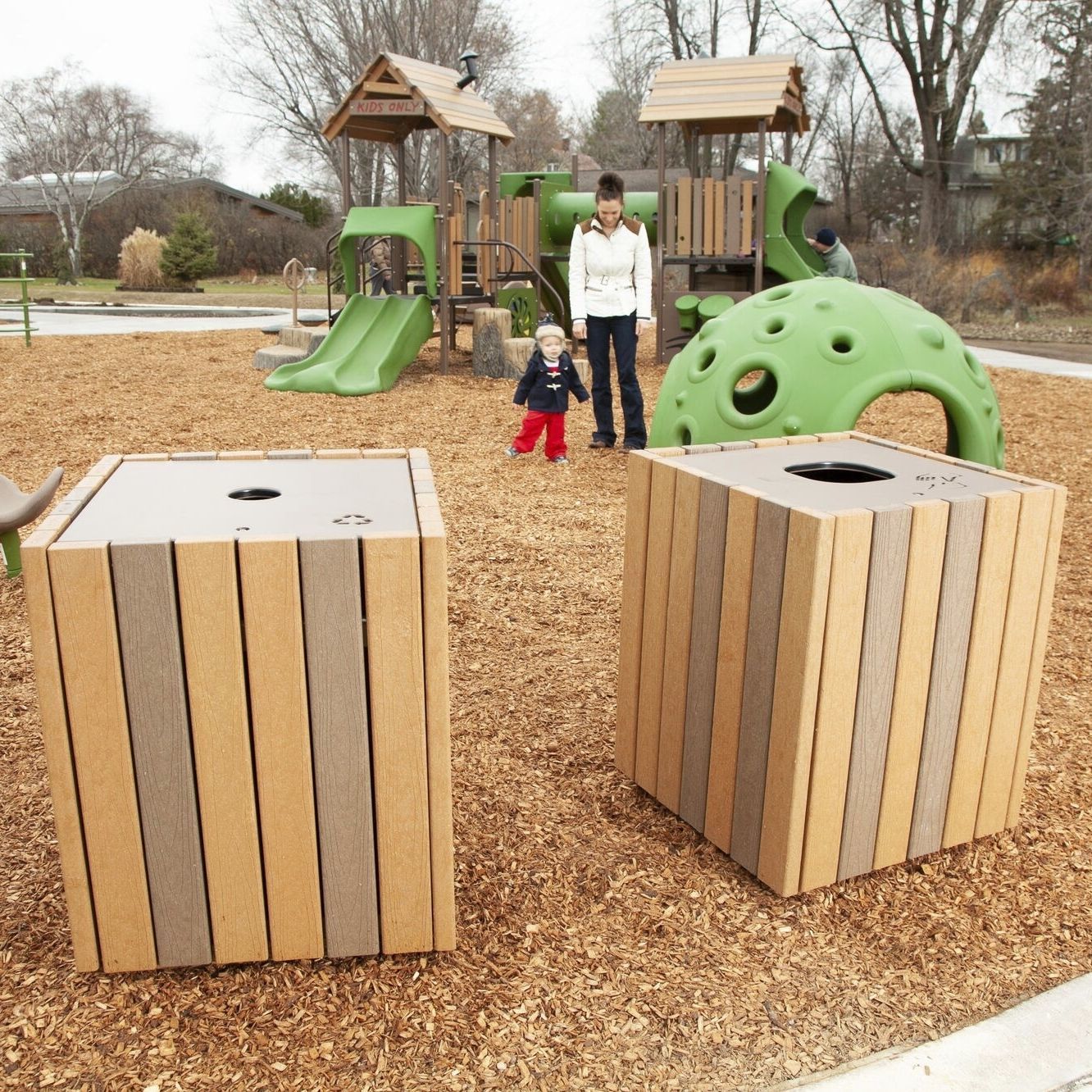 Commercial trash bin shelter - Design 3677 - LANDSCAPE STRUCTURES ...