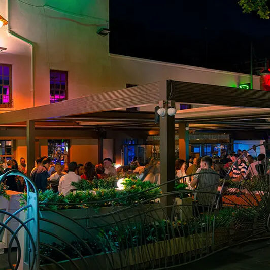 Self-supporting pergola - CARDIFF - UK - Gibus SPA - metal / sun shade ...