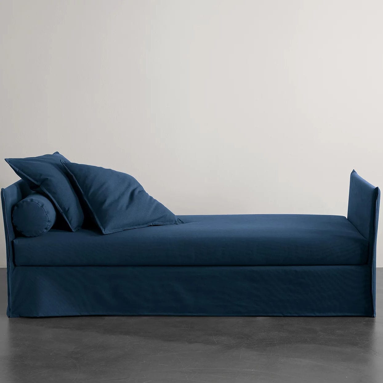 Contemporary day-bed - FOX - MERIDIANI - fabric / metal / bedroom