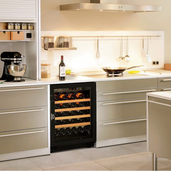 Built-in wine cabinet - V059 - EuroCave - undercounter / metal / glazed