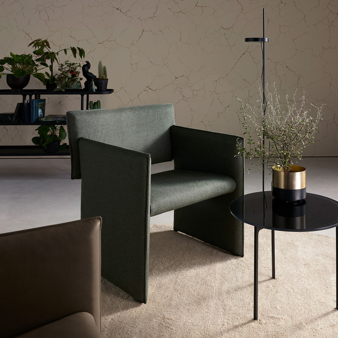 Contemporary armchair - NOTO - COR - fabric / leather / tablet