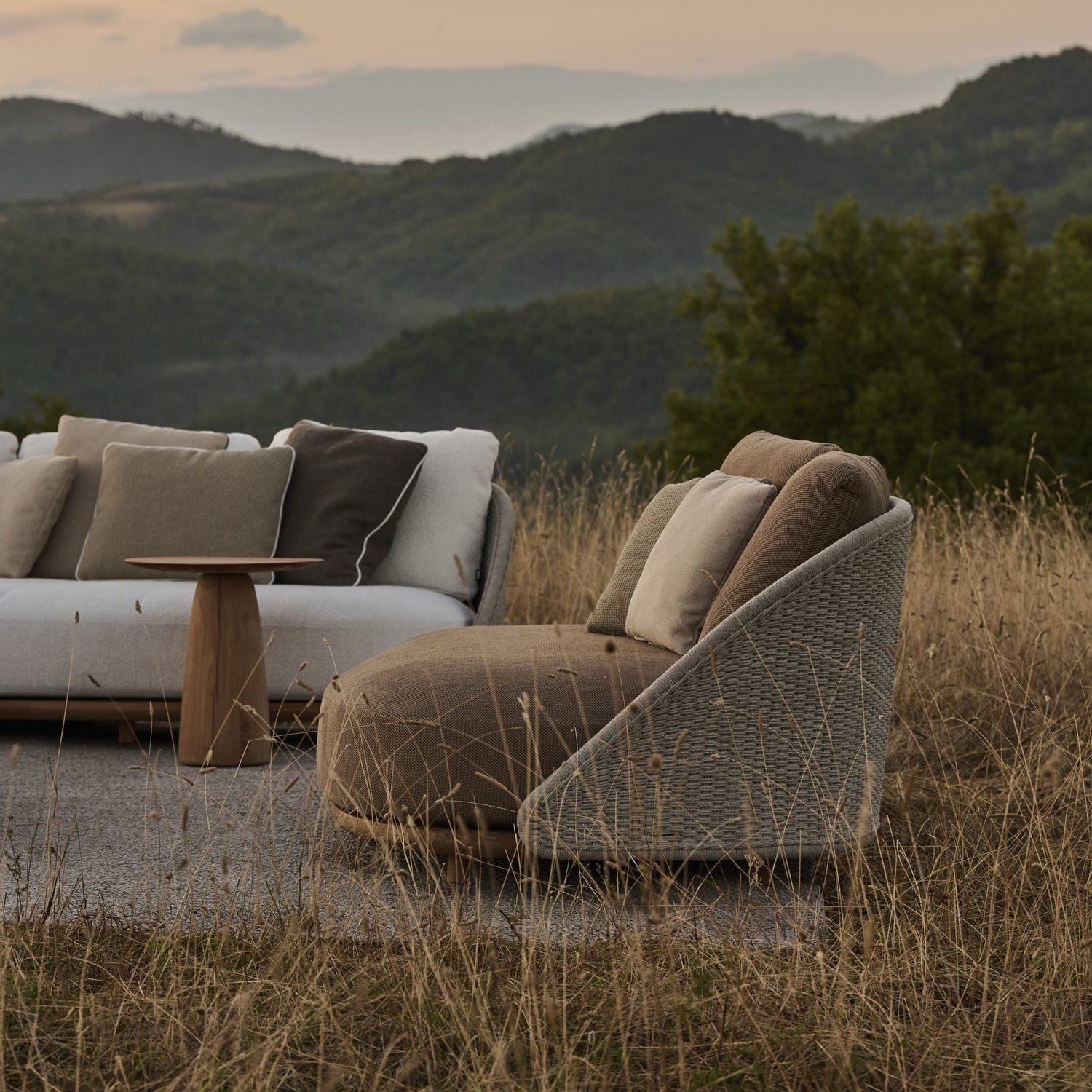 Contemporary lounge chair - ELIO - Tribù - fabric / aluminum / Tricord®