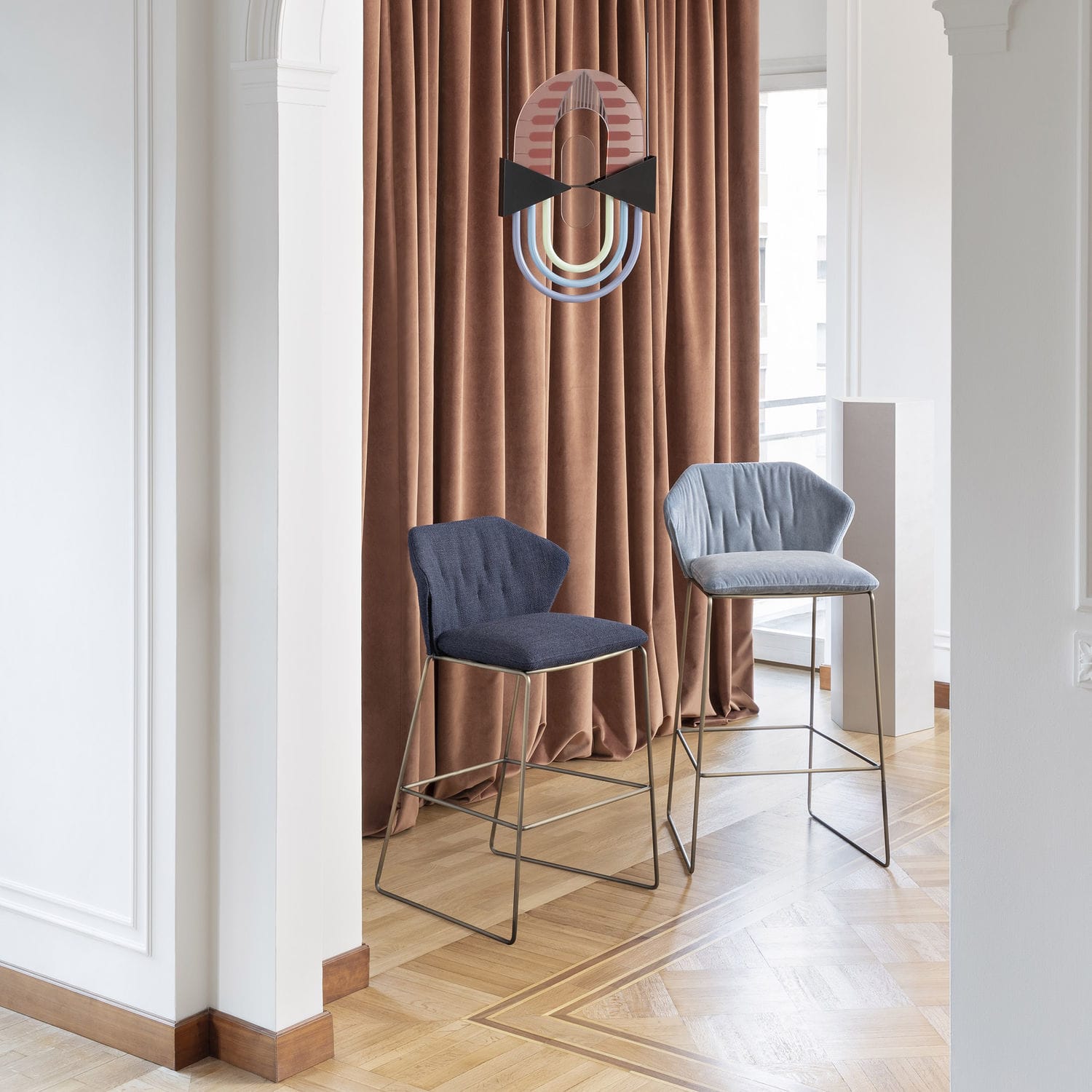 Contemporary bar chair - NEW YORK - saba - indoor / fabric / painted ...