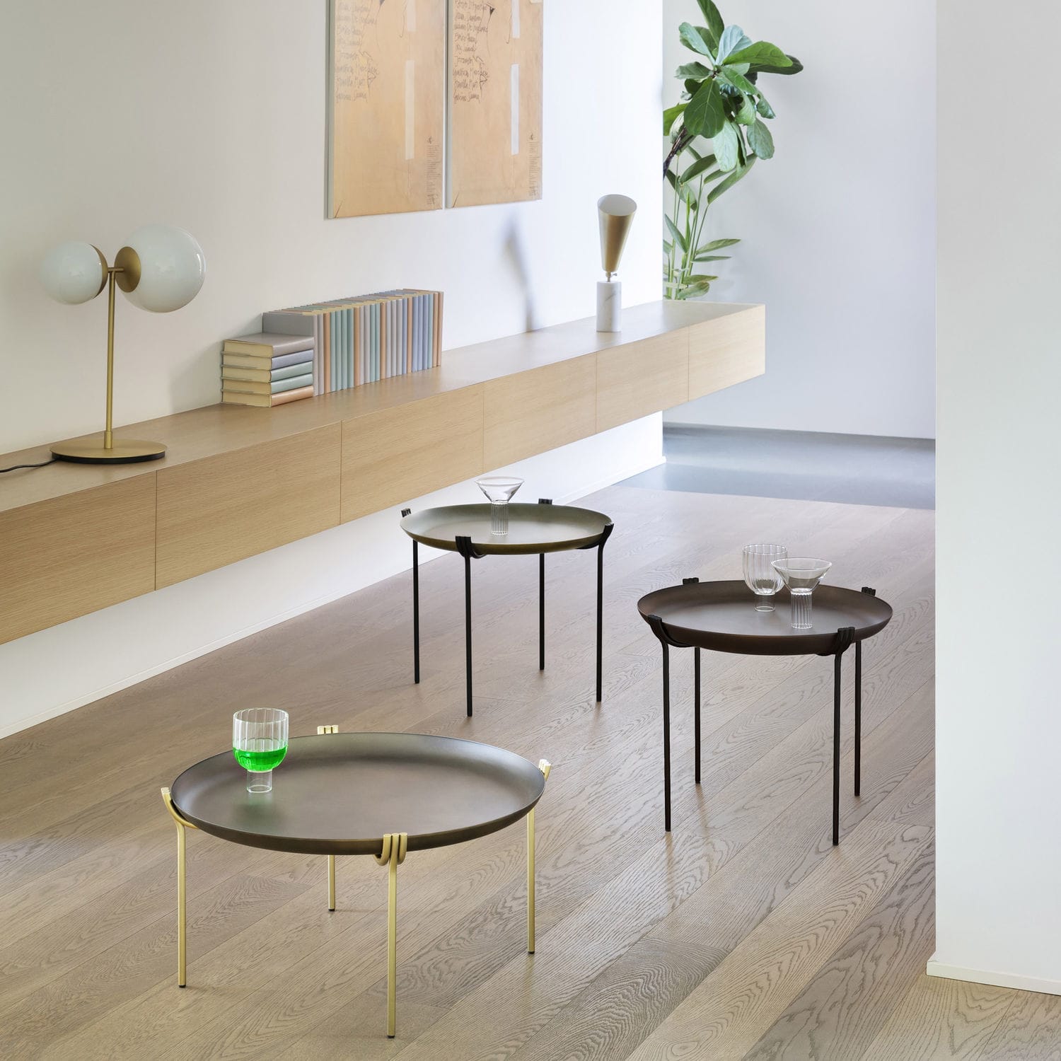 Contemporary side table - GEO - saba - painted metal / brass base ...