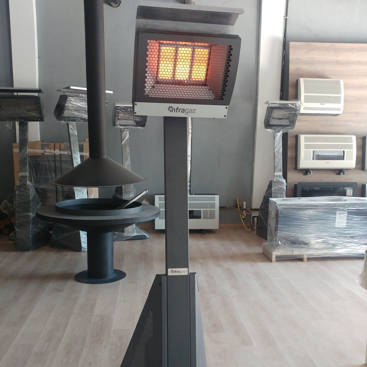 Free-standing infrared patio heater - Mira Heating Co. Ltd. - gas ...