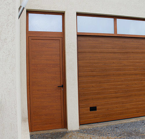 Service door - AGM - aluminum / swing / contemporary