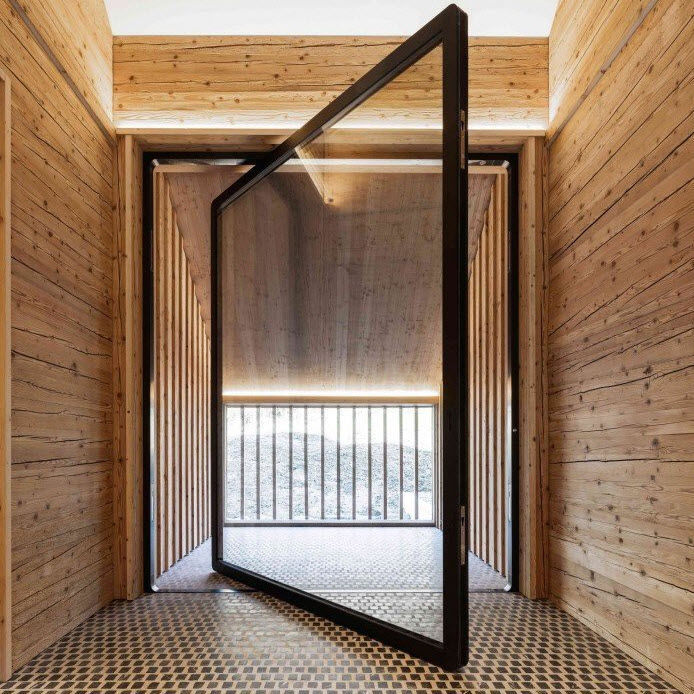 Pivoting with offset axis French door - Switzerland - FritsJurgens - steel