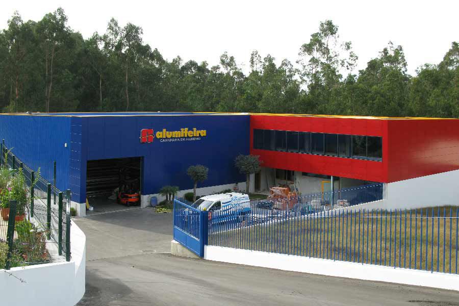 Panel cladding - REYNOBOND - PNB - aluminum / large format