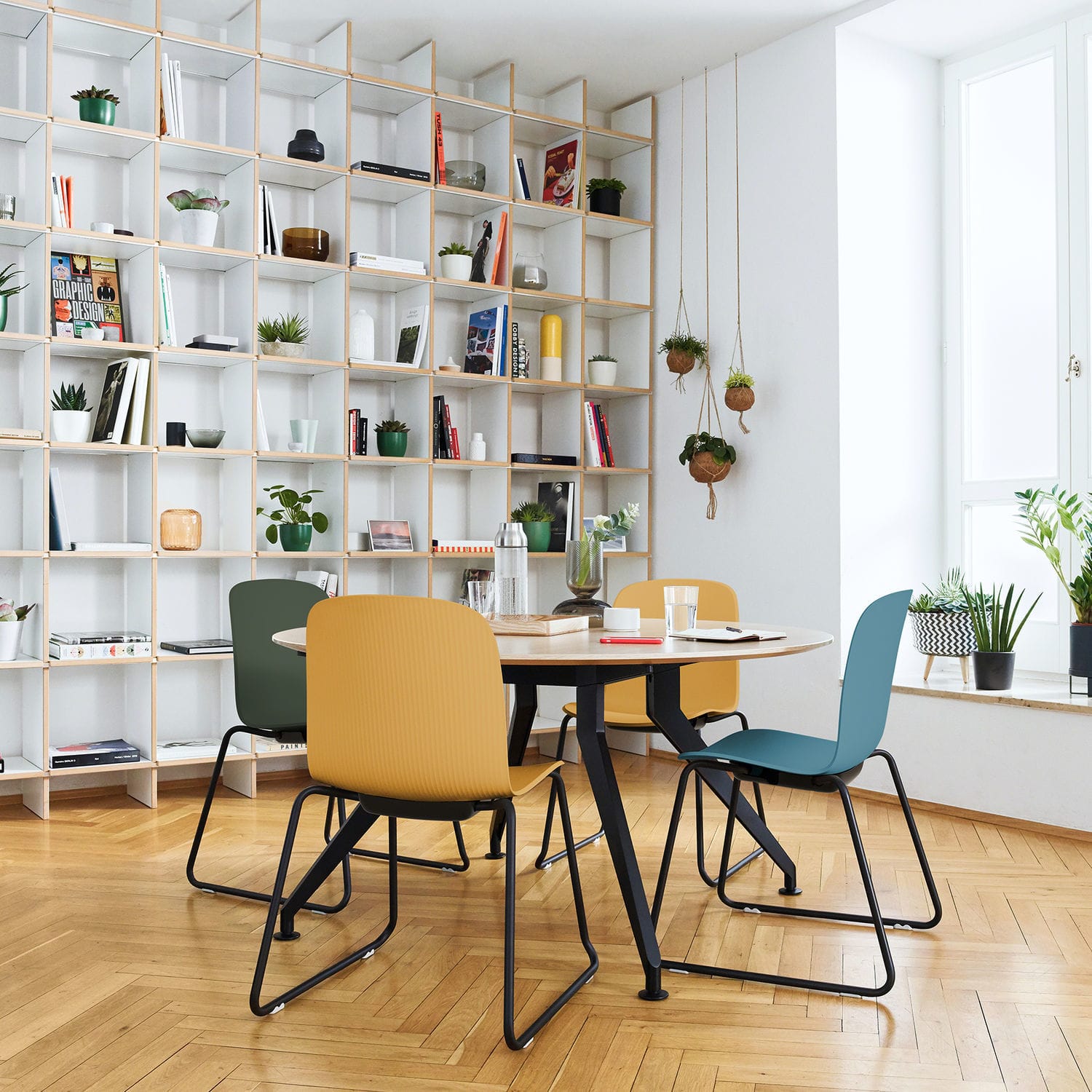 Contemporary boardroom table - 4.8 - Steelcase - wooden / aluminum base ...