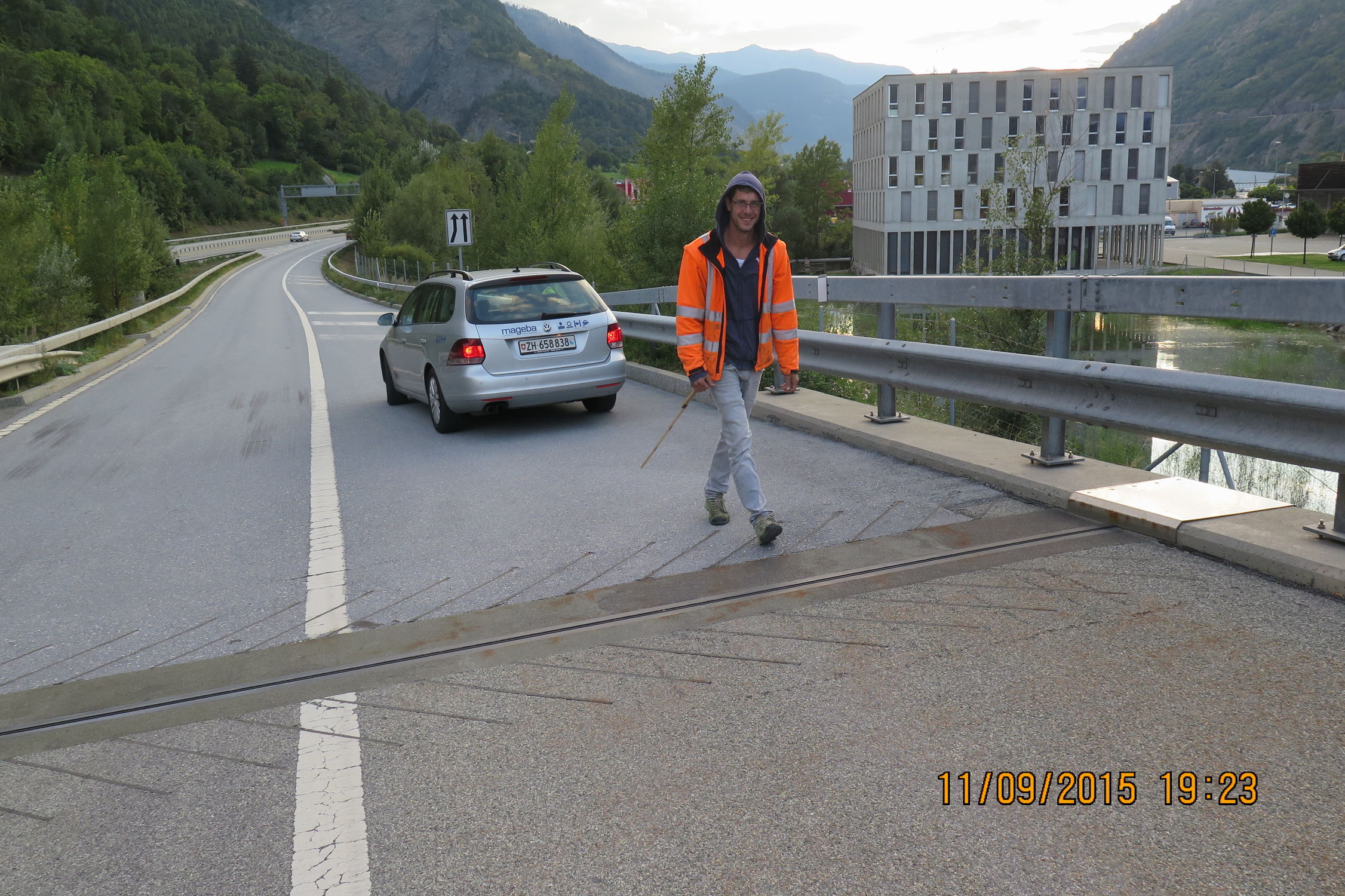 Polymer concrete expansion joint - ROBO-STATIFLEX - Mageba - road / drive-over / modular