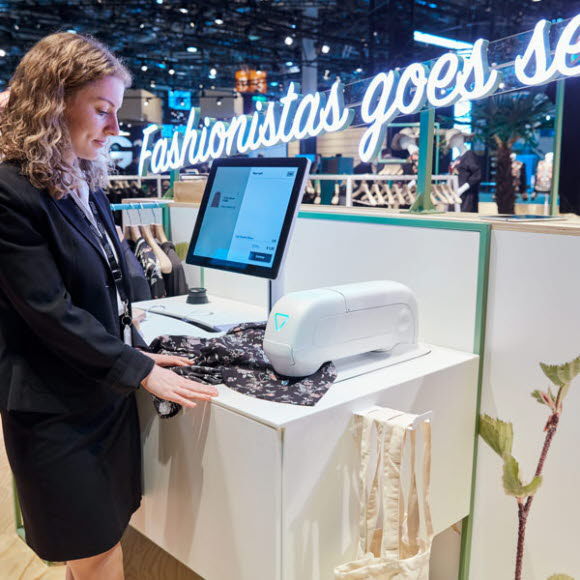 Supermarket check-out - FASHIONFLOW - ITAB Shop Concept AB