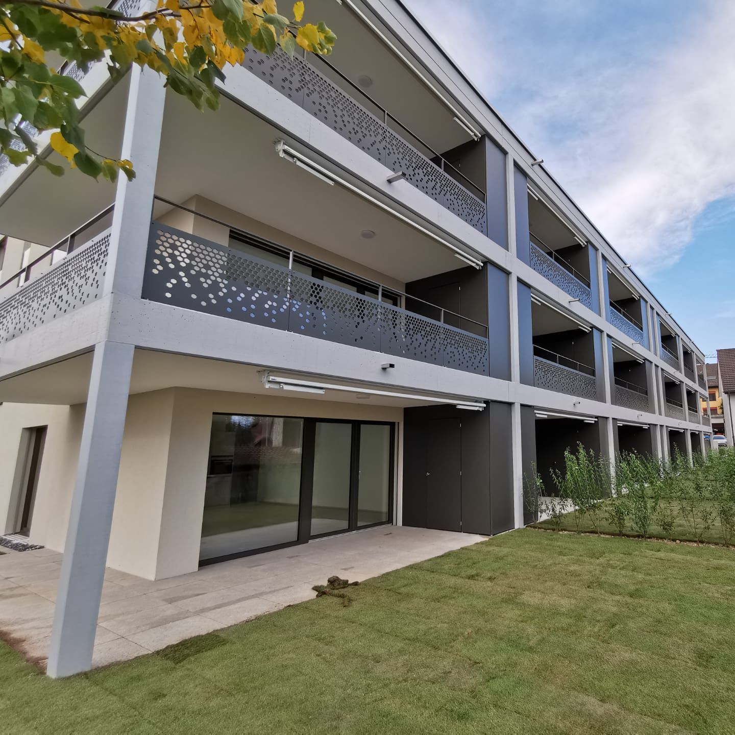 HPL balustrade - MFH CENTRAL - Bruag Design Factory AG - panel ...