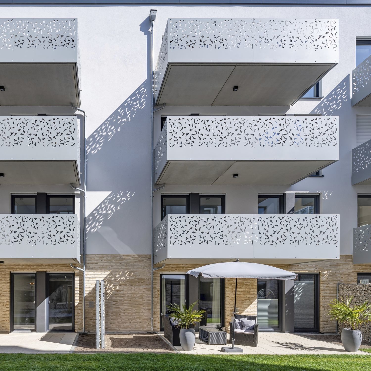 HPL railing - CELLON MULTIPLE DWELLING LANGEN - Bruag Design Factory AG ...