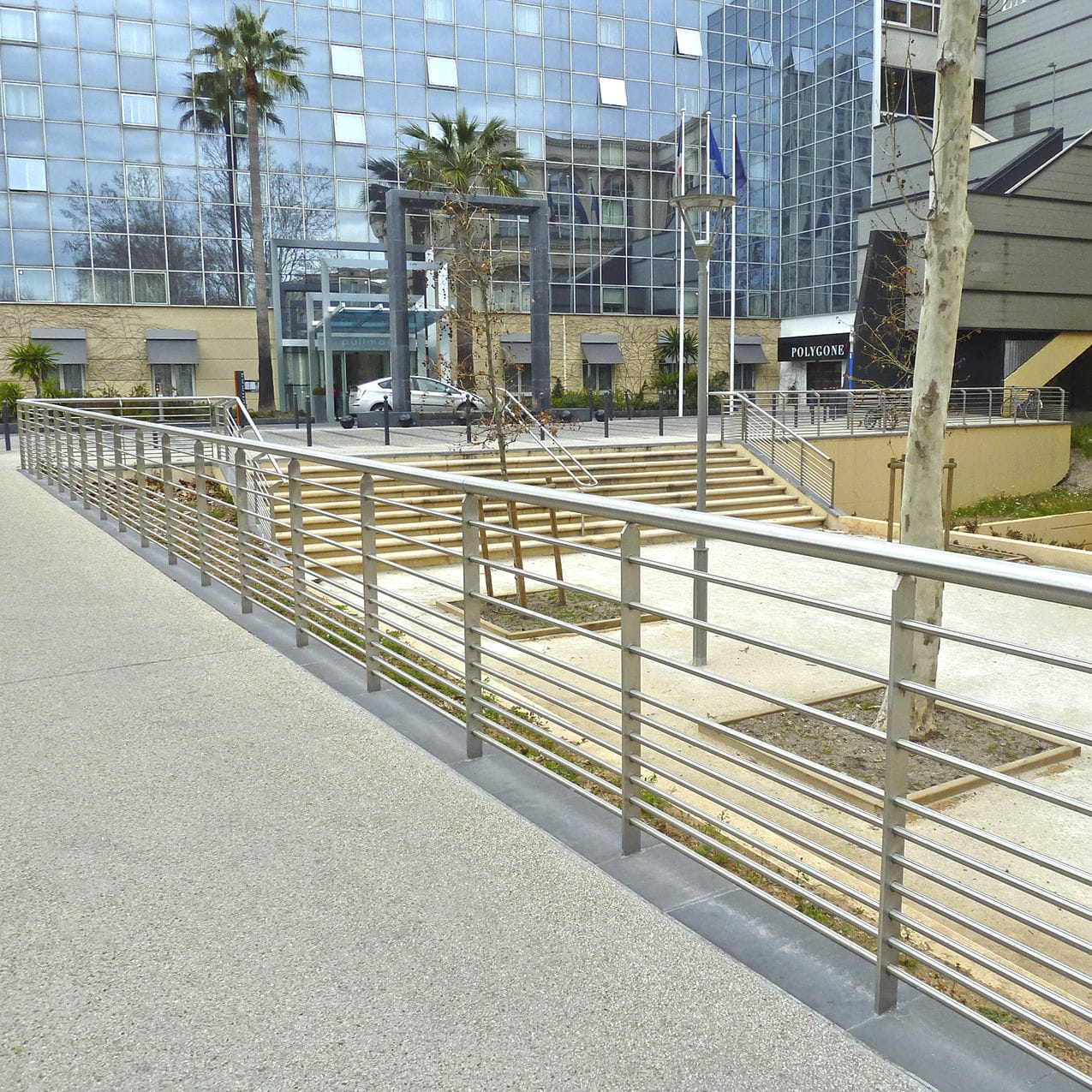Stainless steel railing - PERTUISANE - URBAN-NT - iron / bar / outdoor