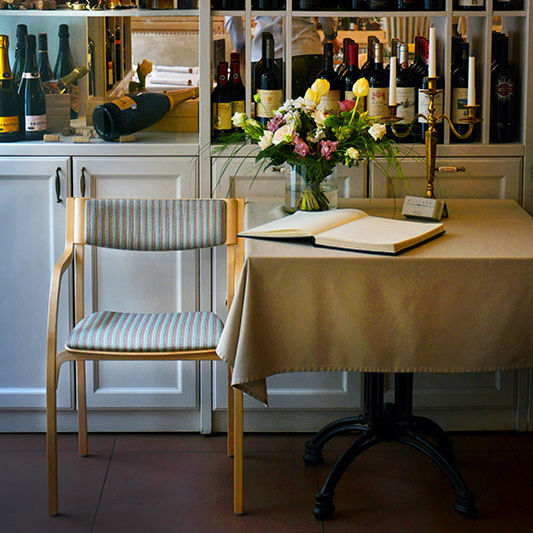 Classic chair - TWIGGY - Plycollection - indoor / molded plywood / fabric