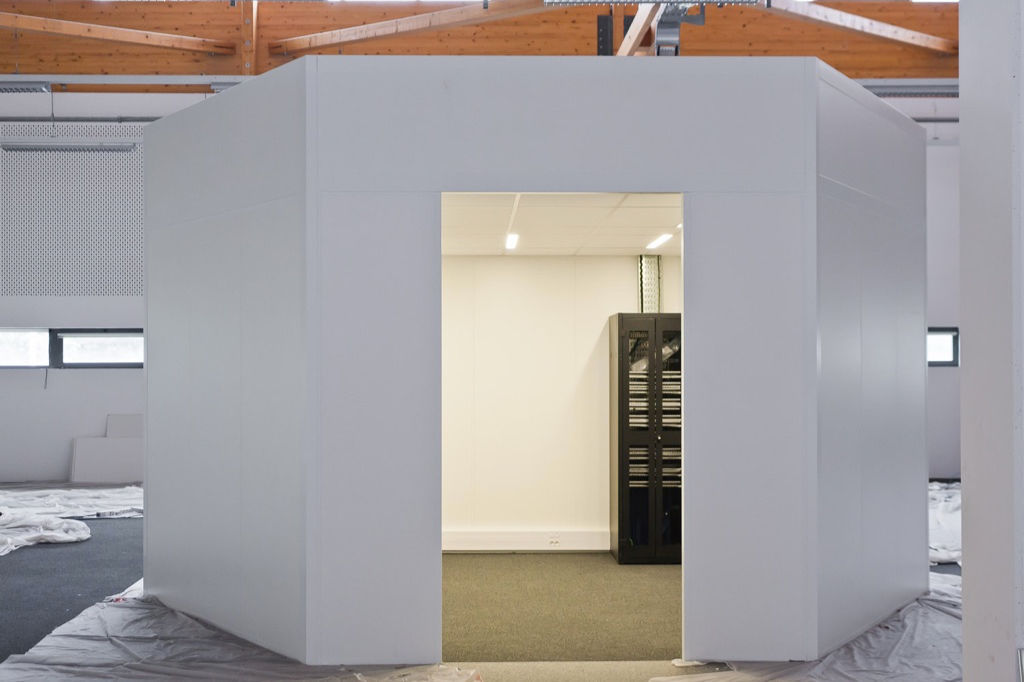 Removable partition - SPACING BOX - Spacing - aluminum / glazed ...