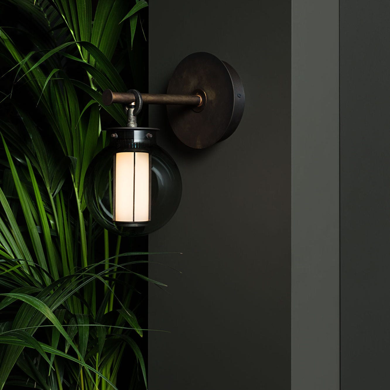 Contemporary wall light - BAI - Parachina - indoor / steel / bronze