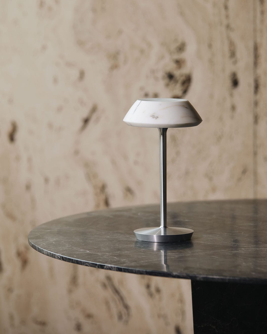 Table lamp - mini FIORE WHITE - MAAMI HOME - aluminum / marble / minimal