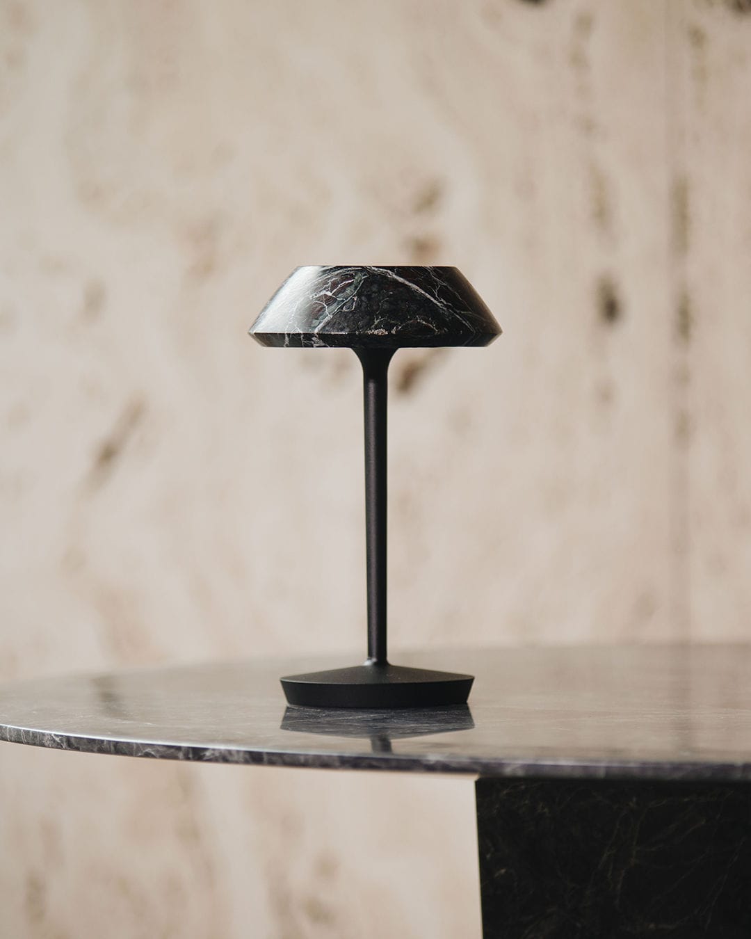 Black lamp - mini FIORE - MAAMI HOME - table / aluminum / marble