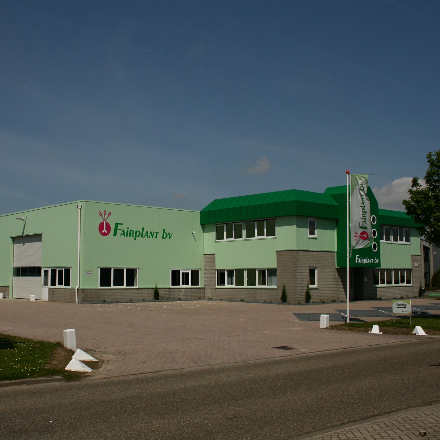 Facade cladding metal sheet - Q-LINEX - AFS International B.V ...