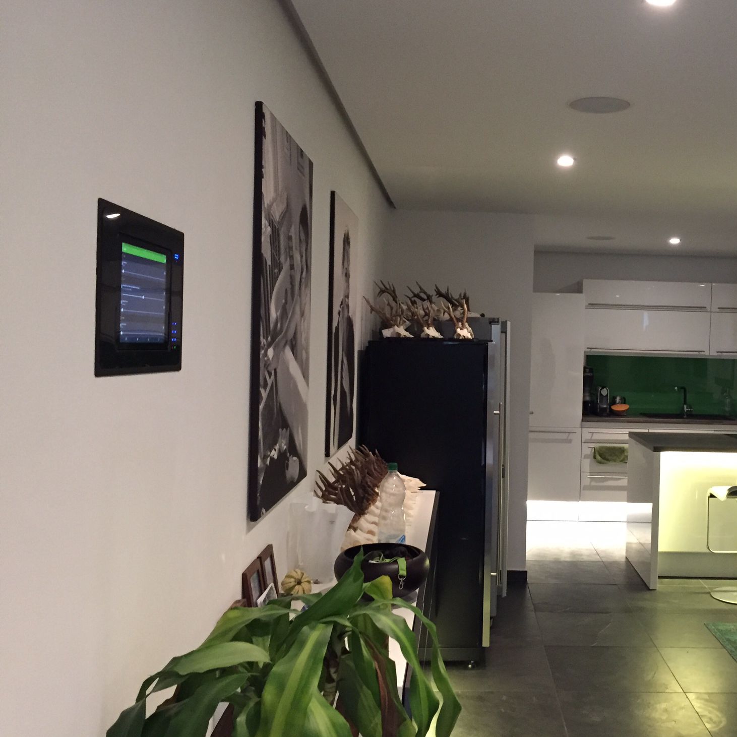 Home automation system touch screen - FIXDOCK - iRoom Gmbh - for ...