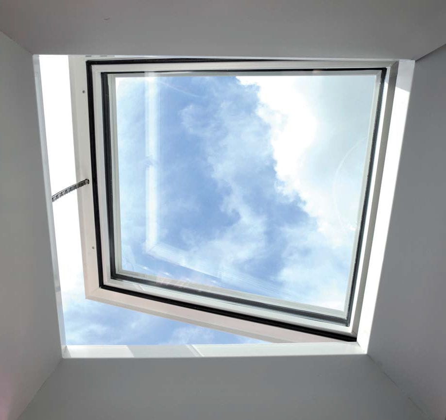 PVC roof window - MEGALUX-GLASS FRAME - Van Deudekom Plastics BV ...