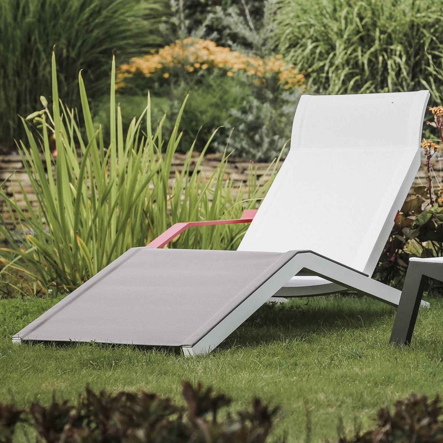 Contemporary sun lounger - Alva LAL457 - egoé - Batyline® / mesh / aluminum