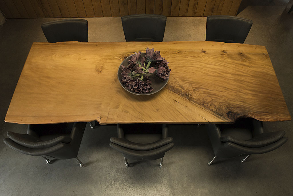 Unique design dining table - KAURI - Unik - wooden / rectangular / in ...