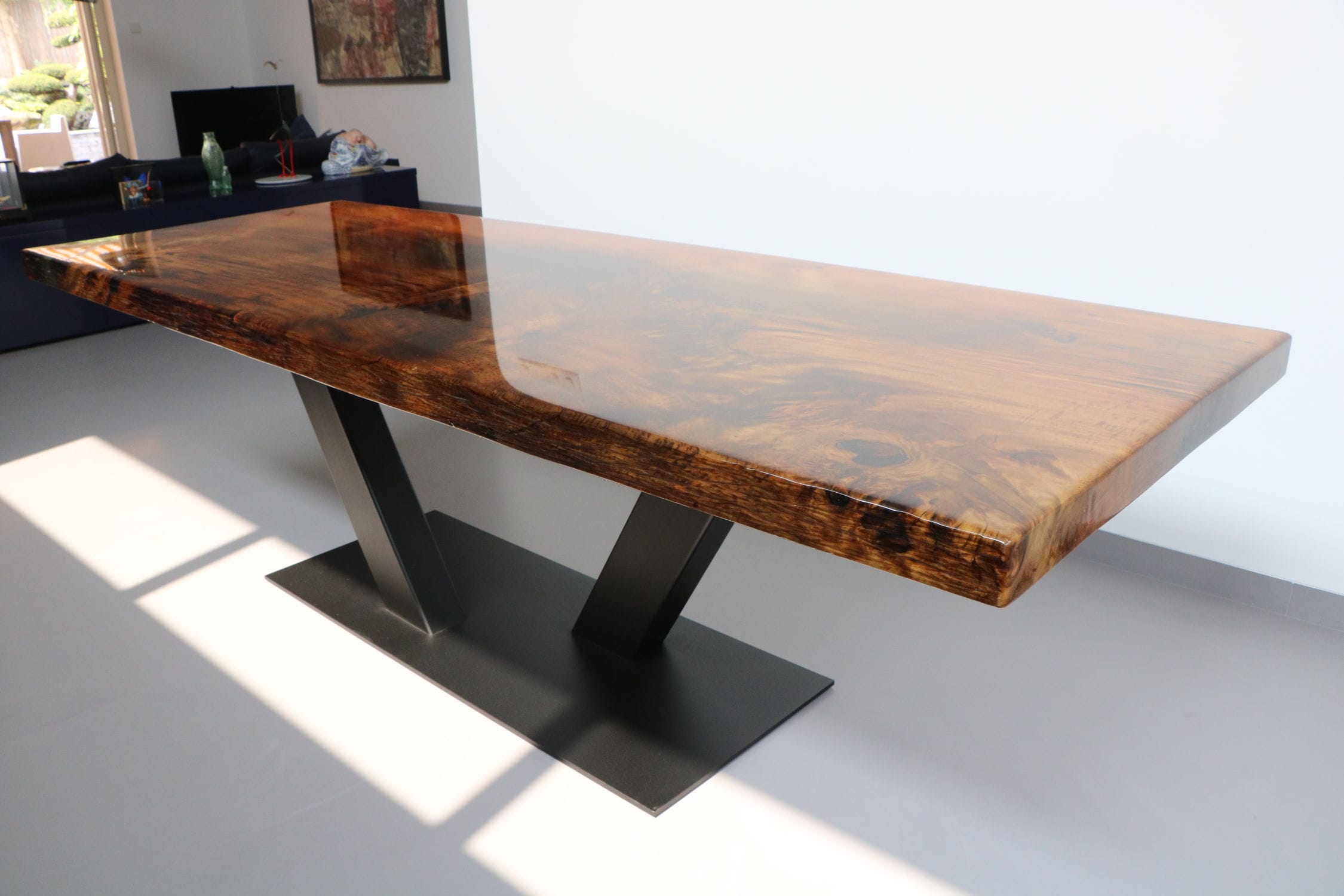 Contemporary dining table - KAURI - Unik - solid wood / lacquered wood ...