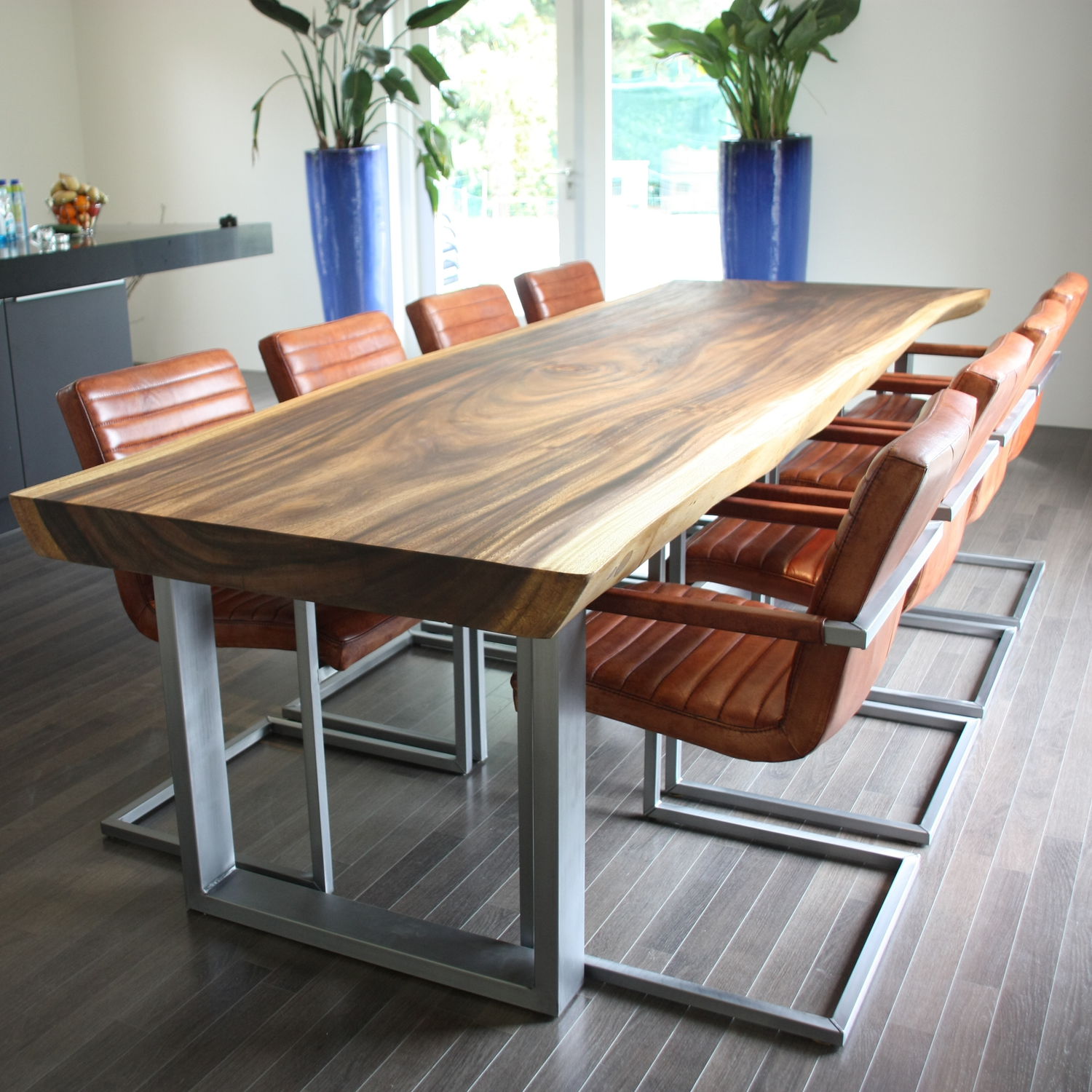 Contemporary dining table - Unik - walnut / lacquered wood / American ...