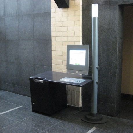 Interactive kiosk with touchscreen - CITY - WAVEinside