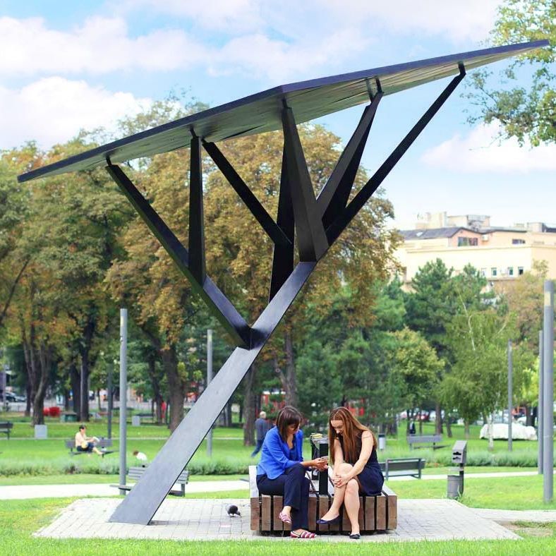 Mobile phone charging station - TREE - Strawberry Energy - solar