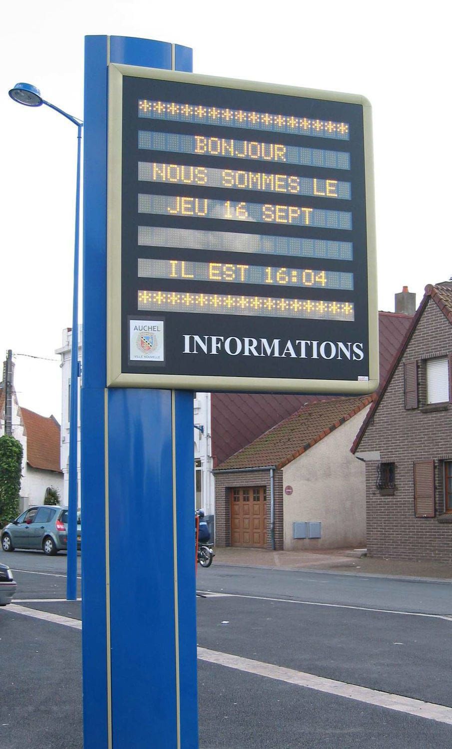 Outdoor display panel - PRESTIGE - TTS - digital / luminous / LED