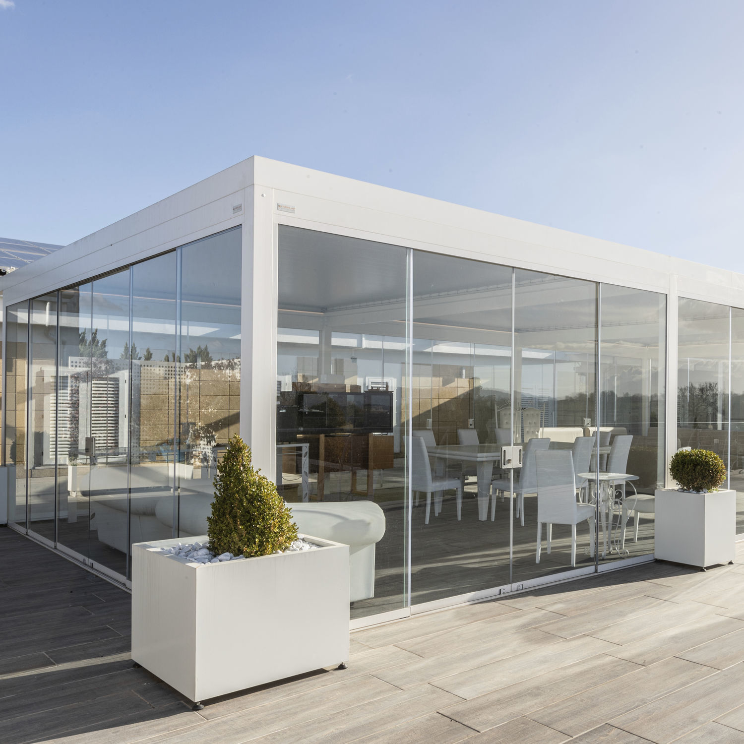 Self-supporting pergola - Delta Overlap - aluminum / glass / with ...