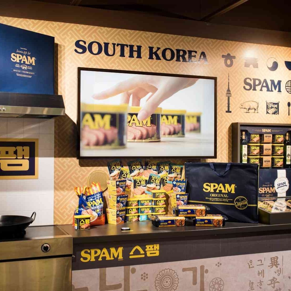 Public space information screen - SIMPLICITY M SERIES - Planar Systems ...