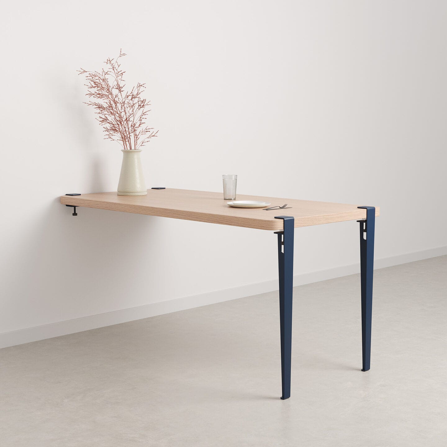 Contemporary dining table - TIPTOE - oak / powder-coated steel base ...