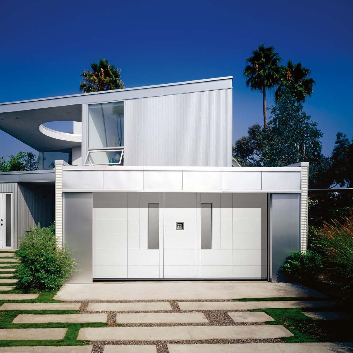 Tilting garage door - Ara - SILVELOX GROUP SPA - oak / larch / okoumé