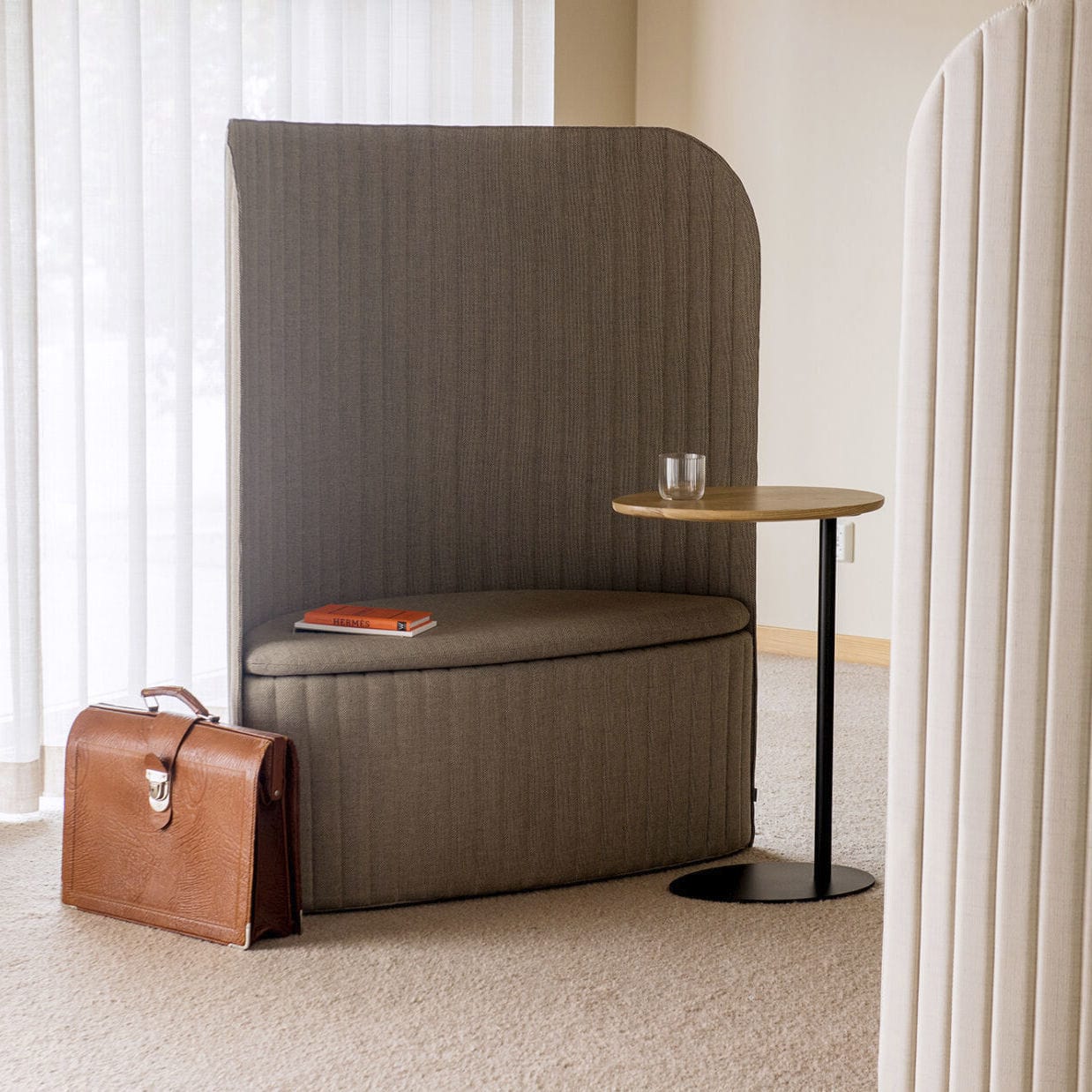 Contemporary visitor armchair - Focus Pod Soft - ZilenZio - fabric ...